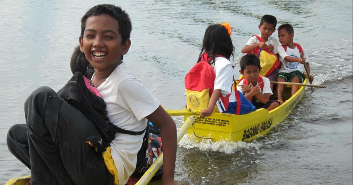 How a yellow boat is saving thousands of children in the Philippines ...